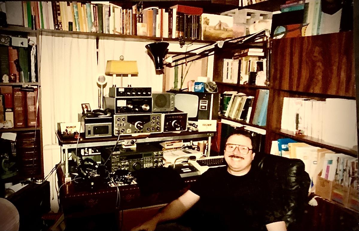 FCC Callsign Lookup from QTH.com