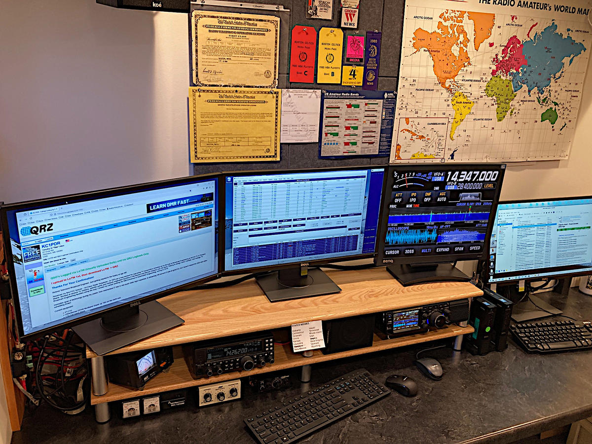 FCC Callsign Lookup from QTH.com
