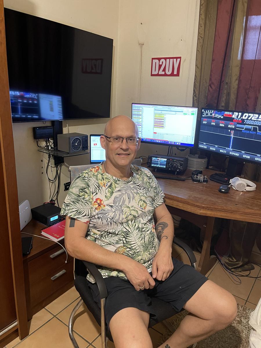 D2UY - callsign lookup - QRZ - dxwatch - dx cluster